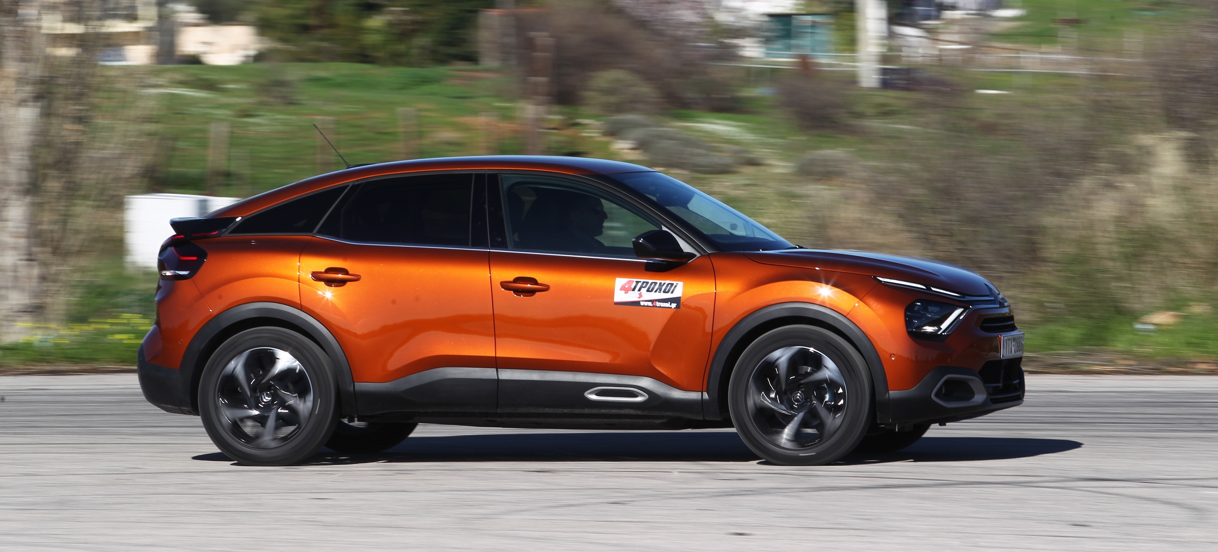 Citroen C4 C-Cross: Οδηγούμε το βενζινοκίνητο και το ηλεκτρικό μοντέλο ...