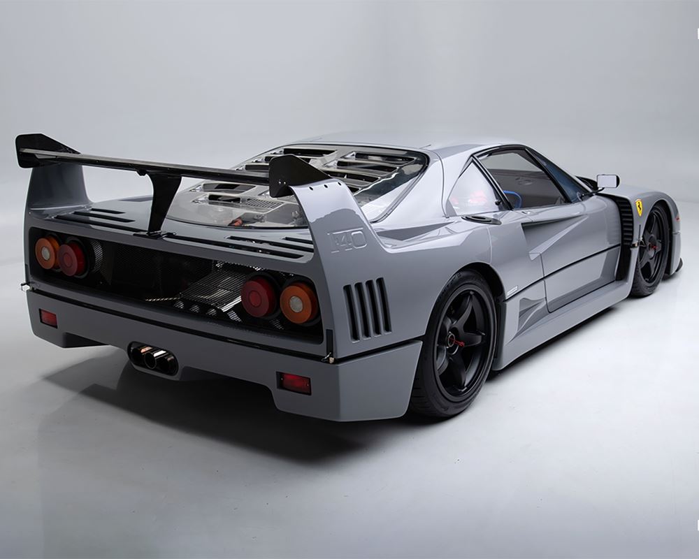 Η Ferrari F40 Competizione που κανείς δεν θέλει να αγοράσει